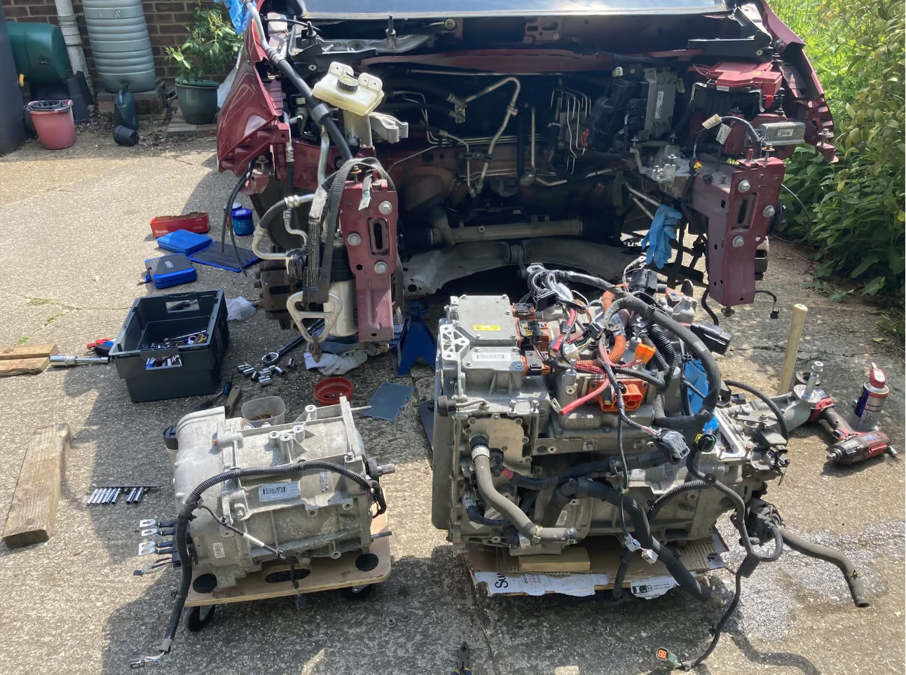 Motor and gearbox removed from an R type – CanZE